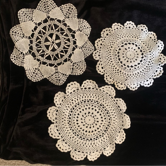 unknown | Dining | Vintage Hand Crocheted Doilies Round And Scalloped ...
